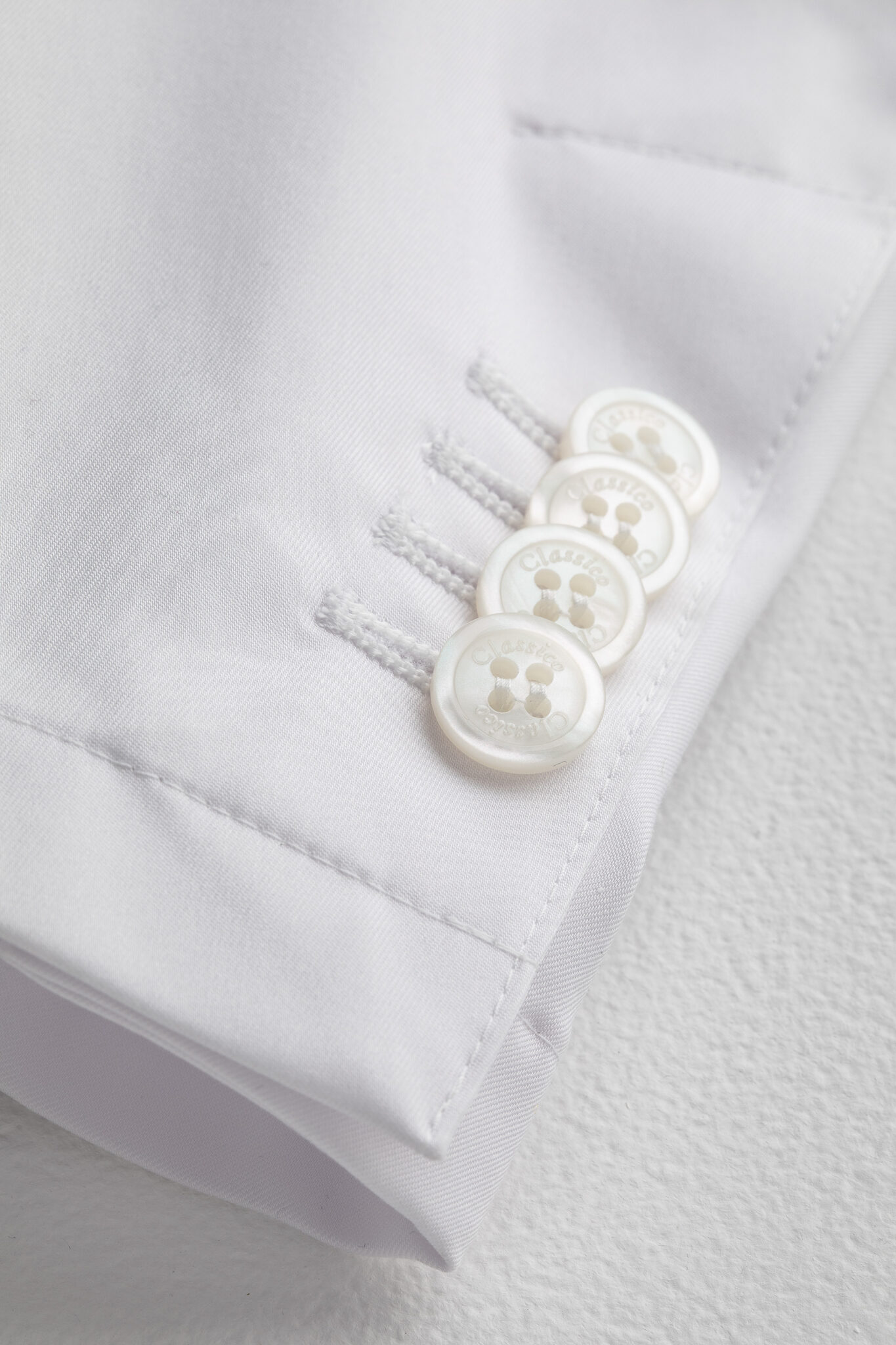 TAILOR : The Signature Lab Coat - Queenmed Group