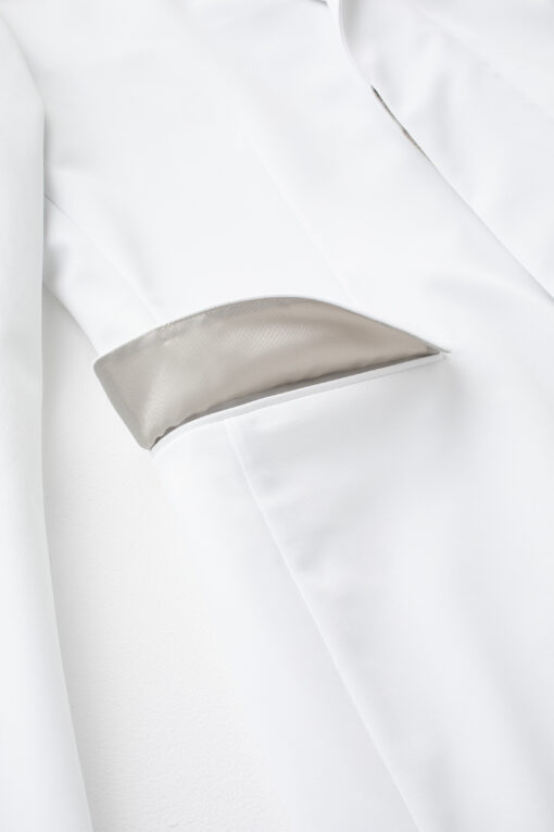 TAILOR : The Signature Lab Coat - Queenmed Group