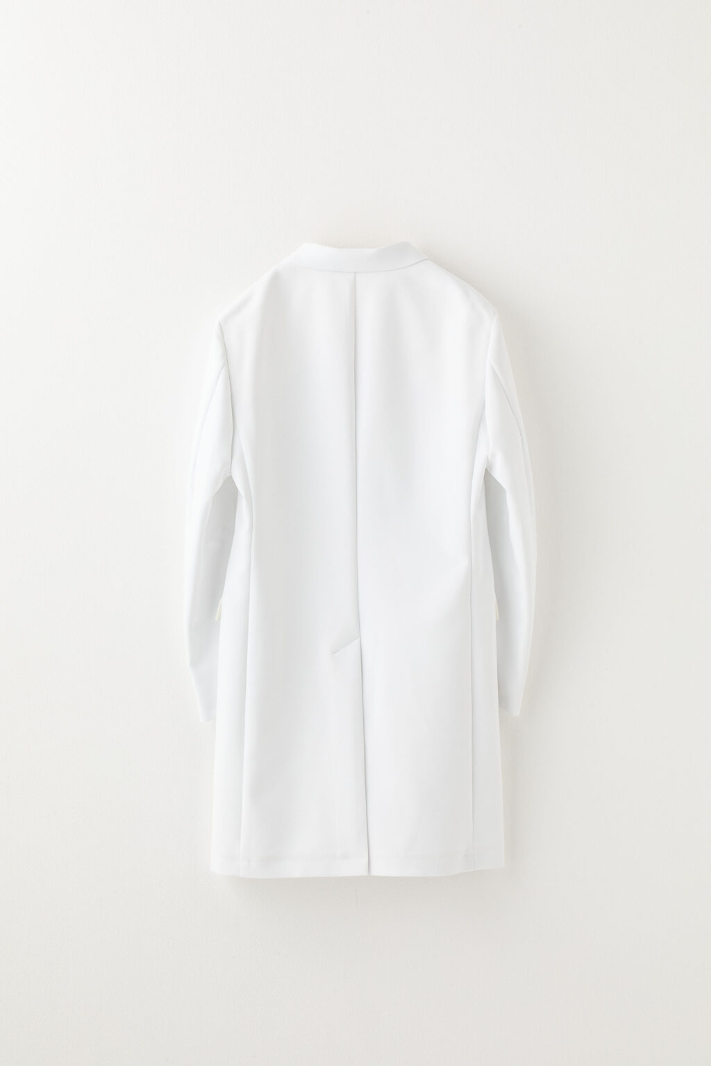 URBAN : Streamlined Elegance Lab Coat - Queenmed Group