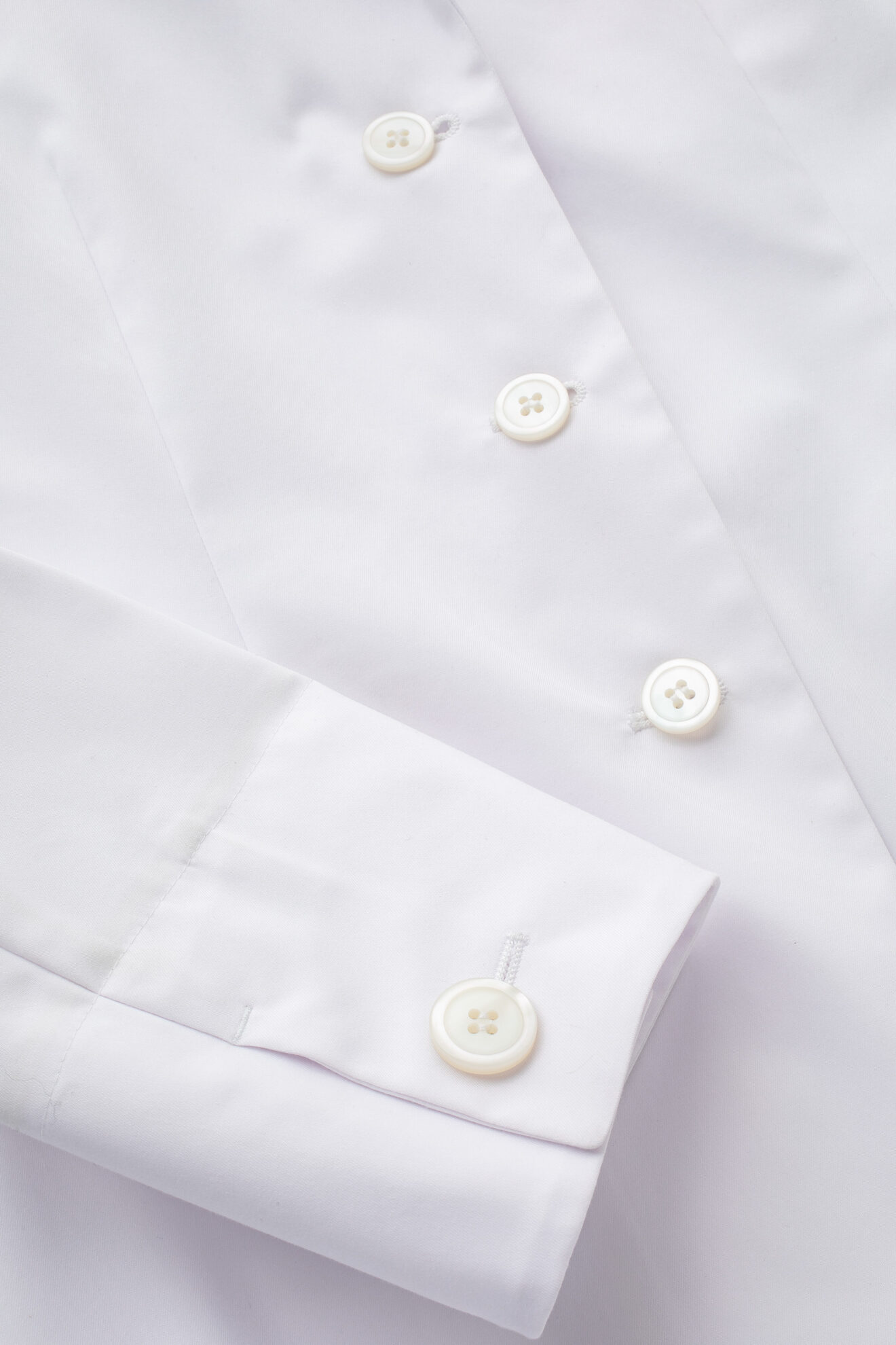 TAILOR : The Signature Lab Coat - Queenmed Group