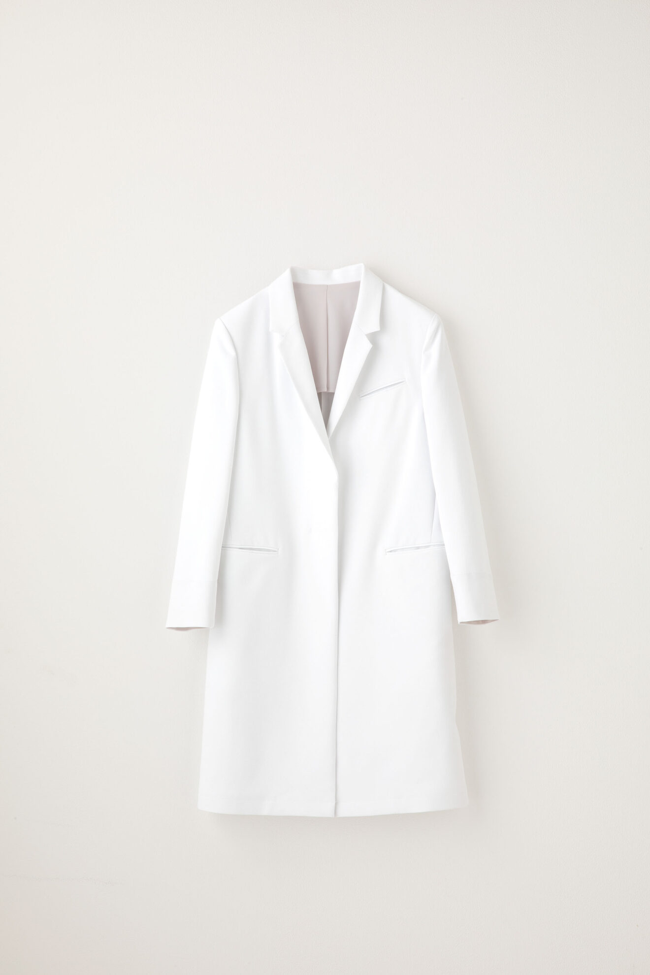 URBAN : Streamlined Elegance Lab Coat - Queenmed Group
