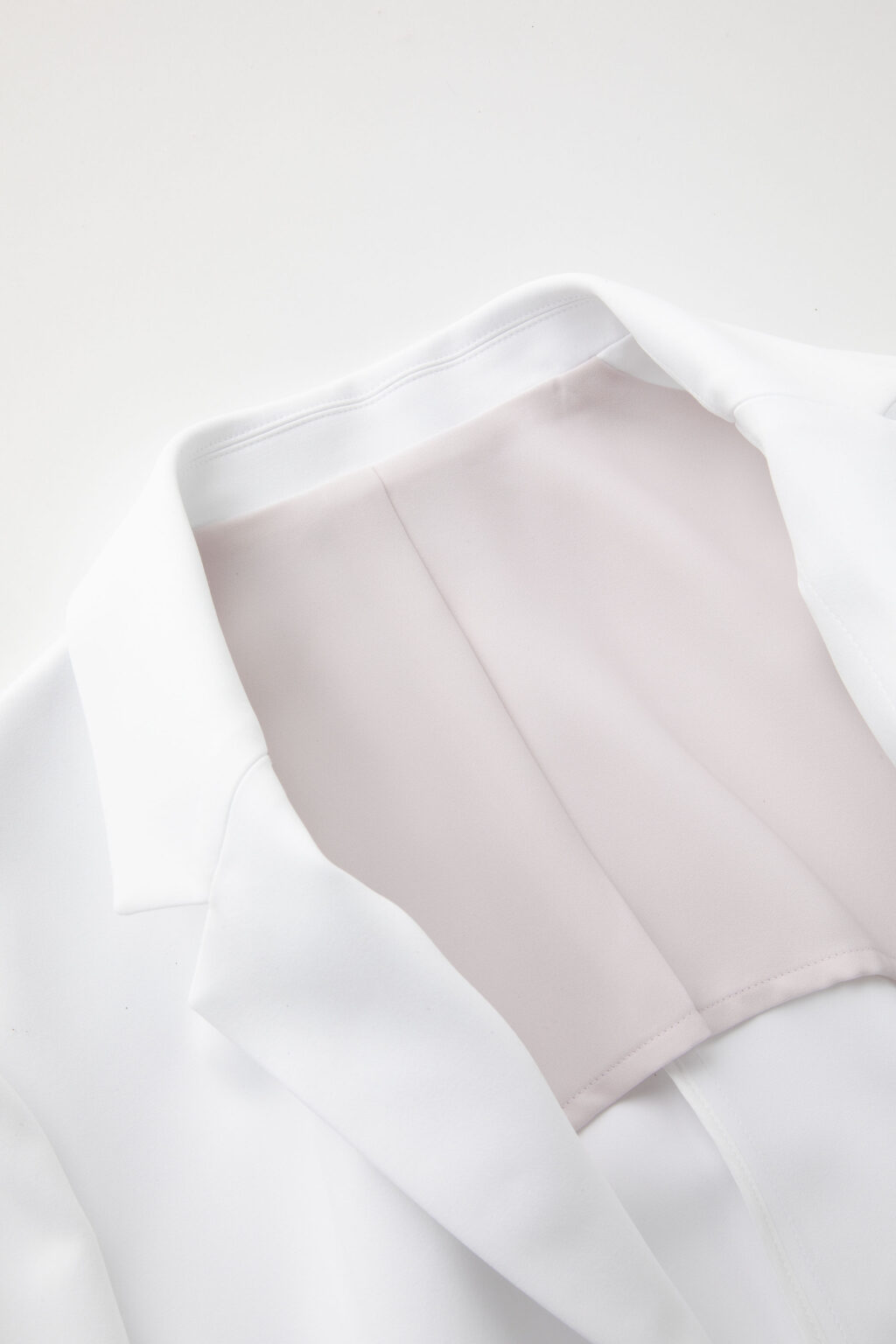 URBAN : Streamlined Elegance Lab Coat - Queenmed Group